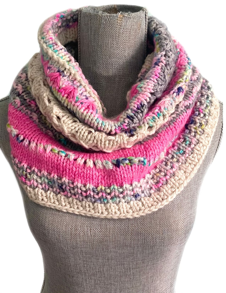 Casapinka "Effuary Cowl" Kits – Emma's Yarn